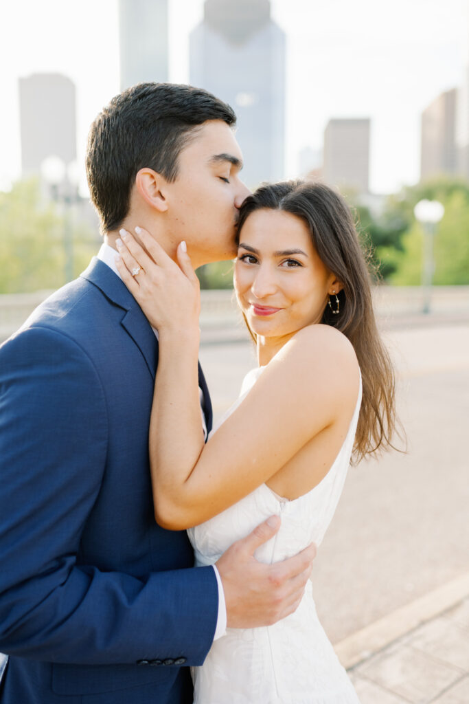 Houston Skyline Engagement Session at Buffalo Bayou Park, Kati Hewitt ...
